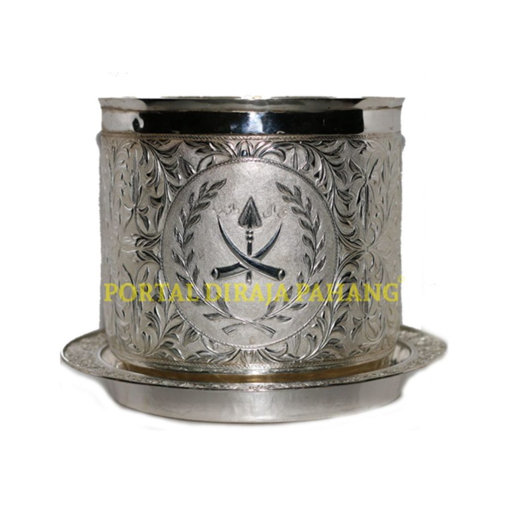 PERALATAN ISTIADAT DIRAJA & TANJAK - Istana Pahang