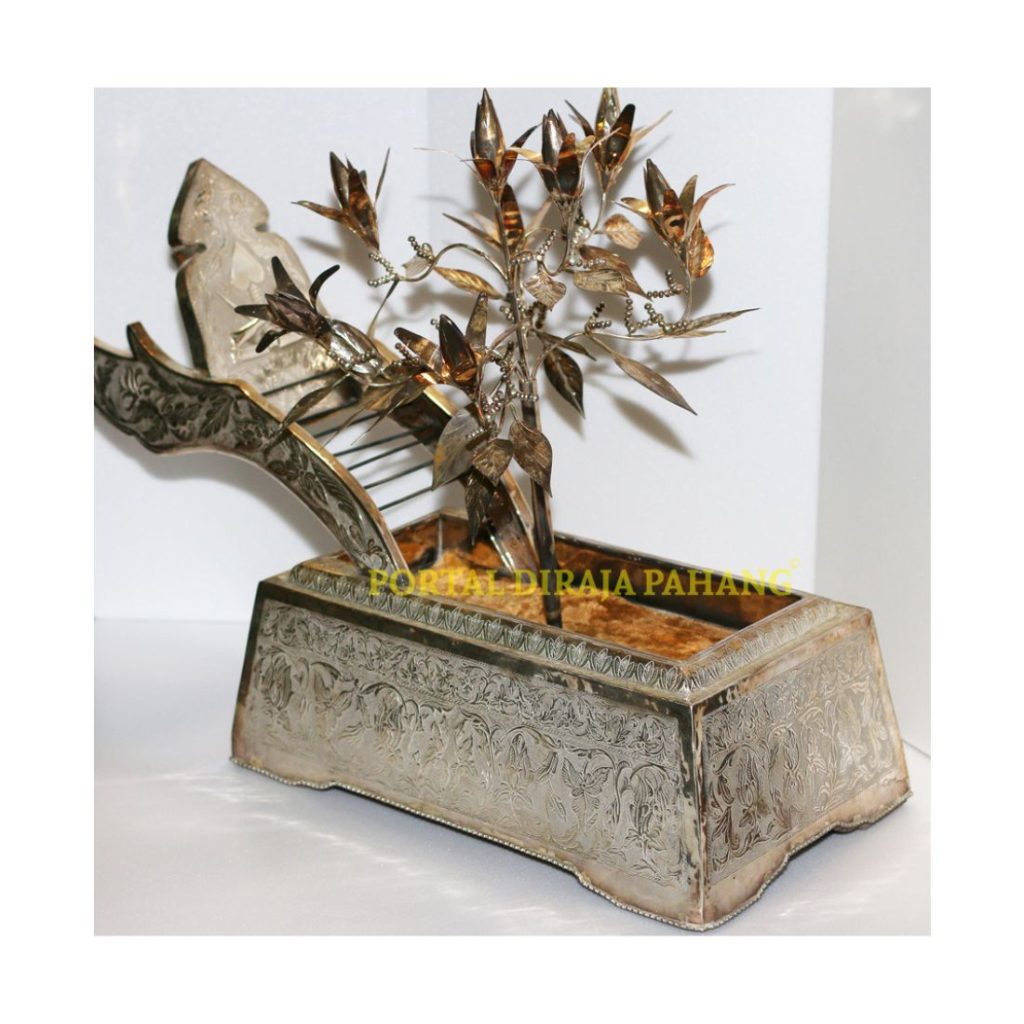 PERALATAN ISTIADAT DIRAJA & TANJAK - Istana Pahang