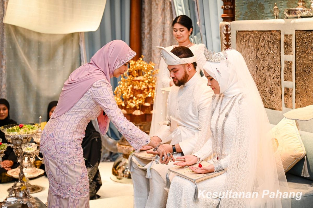 Istiadat Persandingan YAM Tengku Puteri Afzan dan FD Idzham penuh ...