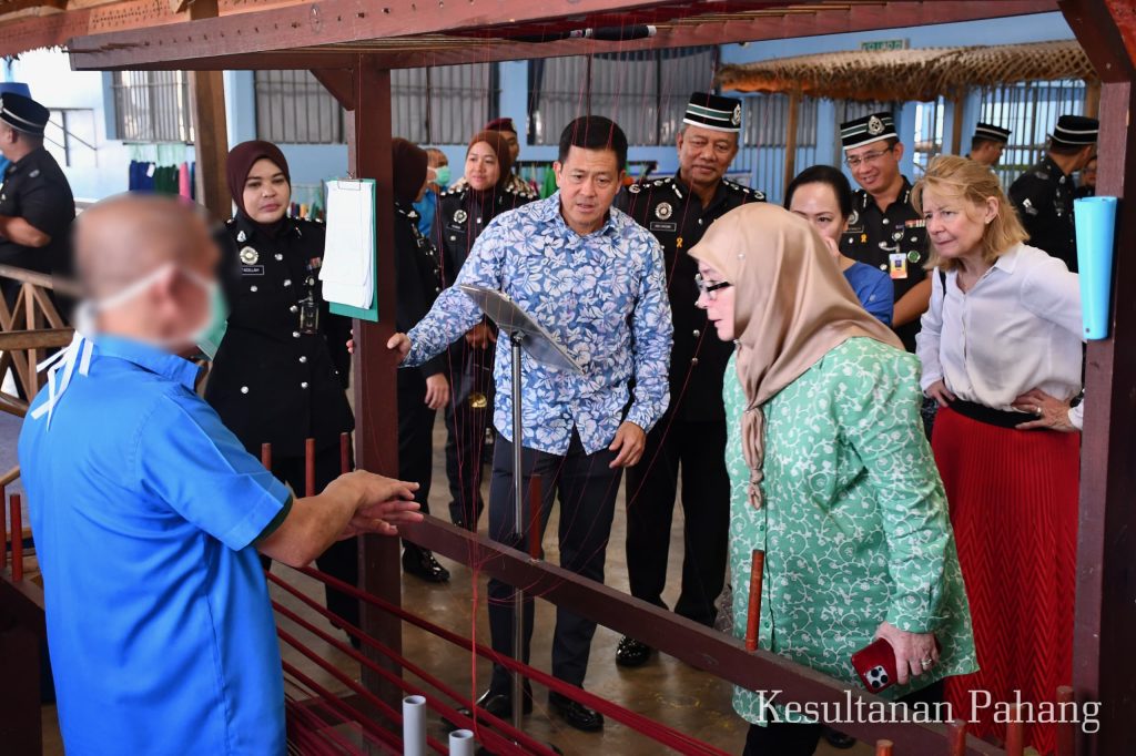 KDPB TENGKU AMPUAN PAHANG BERKENAN BERANGKAT KE PENJARA BENTONG - Istana Pahang