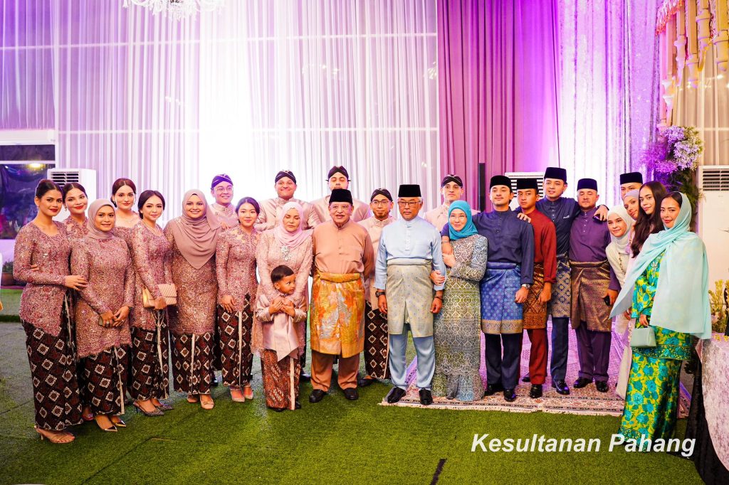 KDPB SULTAN PAHANG, KDPB TENGKU AMPUAN PAHANG DAN KDPM TENGKU MAHKOTA PAHANG BERANGKAT KE MAJLIS ...