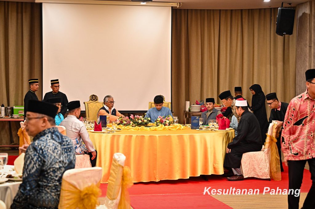 KDPB SULTAN PAHANG BERKENAN BERANGKAT KE MAJLIS BERBUKA PUASA BERSAMA PEMIMPIN MASYARAKAT ...