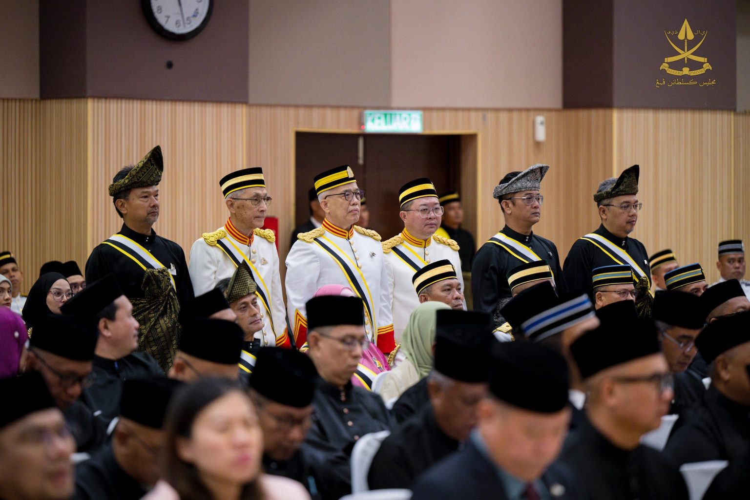 46 ORANG TERIMA DARJAH KEBESARAN DAN PINGAT SEMPENA MEMULIAKAN ULANG TAHUN KEPUTERAAN SULTAN ...