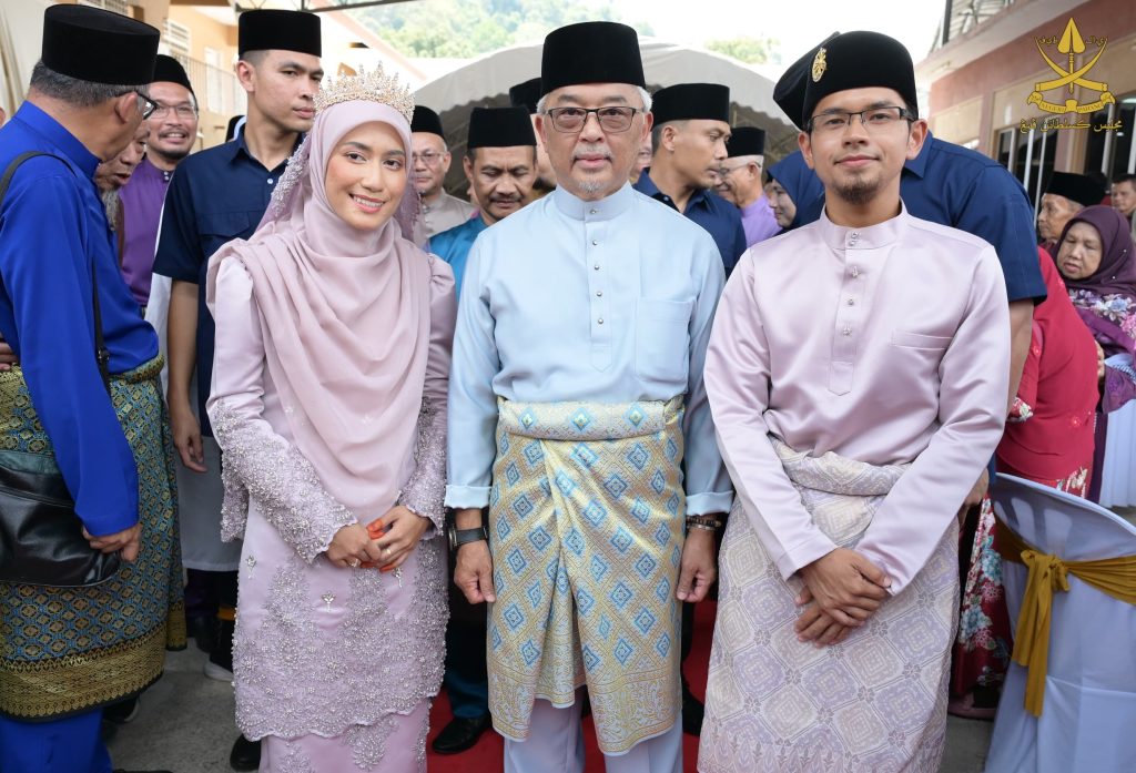 KDPB SULTAN PAHANG BERKENAN BERANGKAT KE MAJLIS PERKAHWINAN ANAK DATO' HAJI ABDUL HAMID - Istana ...