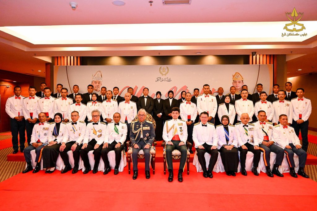 KDPB SULTAN PAHANG, KDPB TENGKU AMPUAN PAHANG DAN KDPM TENGKU MAHKOTA PAHANG BERANGKAT KE MAKAN ...